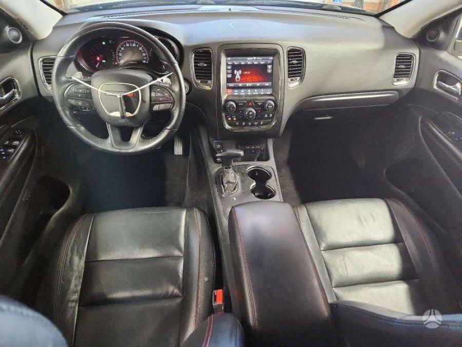 Black Dodge Durango 2018 in Vilnius, with an engine capacity of 3.60 L and mileage of 223 thousand km for 13550 €, photo 9 on AUTOMOTO.COM.LV