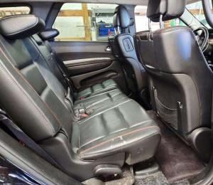 Black Dodge Durango 2018 in Vilnius, with an engine capacity of 3.60 L and mileage of 223 thousand km for 13550 €, photo 12 on AUTOMOTO.COM.LV
