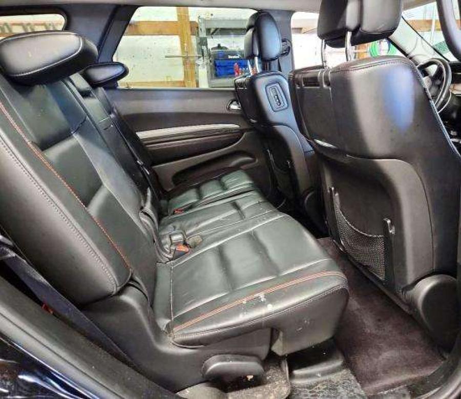 Black Dodge Durango 2018 in Vilnius, with an engine capacity of 3.60 L and mileage of 223 thousand km for 13550 €, photo 12 on AUTOMOTO.COM.LV