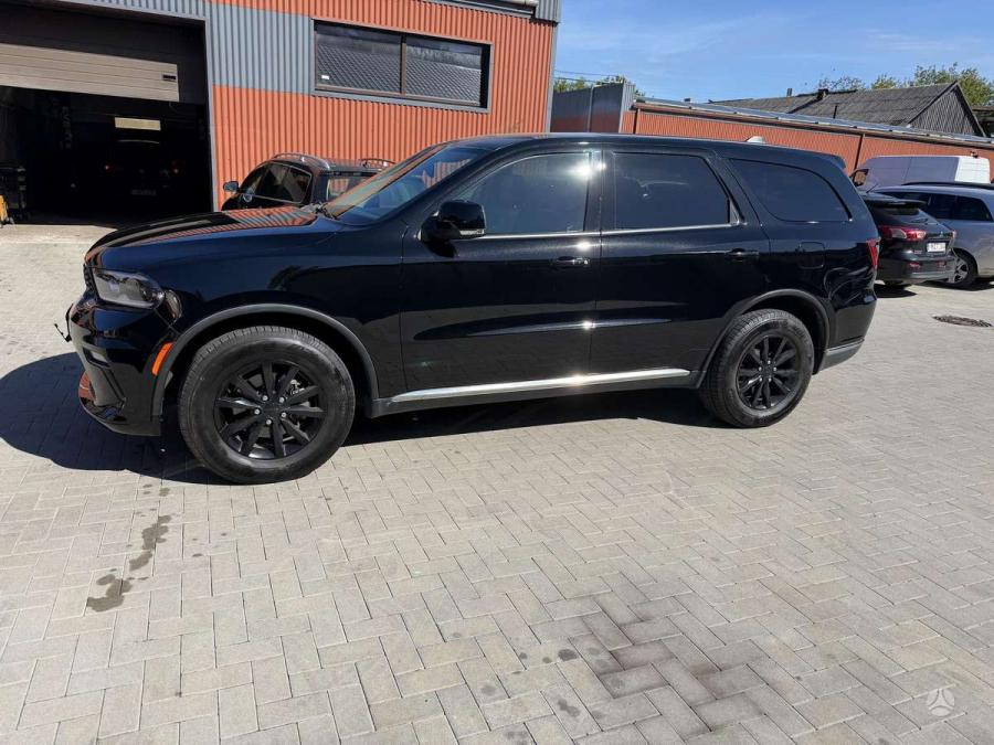 Black Dodge Durango 2018 in Klaipeda, with an engine capacity of 3.60 L and mileage of 165 thousand km for 15900 €, photo 6 on AUTOMOTO.COM.LV