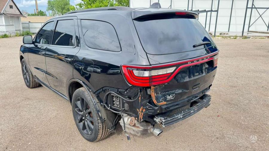Black Dodge Durango 2018 in Ukmerge, with an engine capacity of 3.60 L and mileage of 365 thousand km for 8999 €, photo 9 on AUTOMOTO.COM.LV