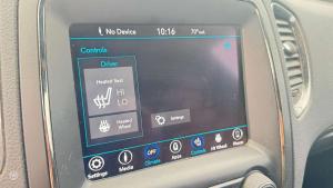 Black Dodge Durango 2018 in Ukmerge, with an engine capacity of 3.60 L and mileage of 365 thousand km for 8999 €, photo 12 on AUTOMOTO.COM.LV