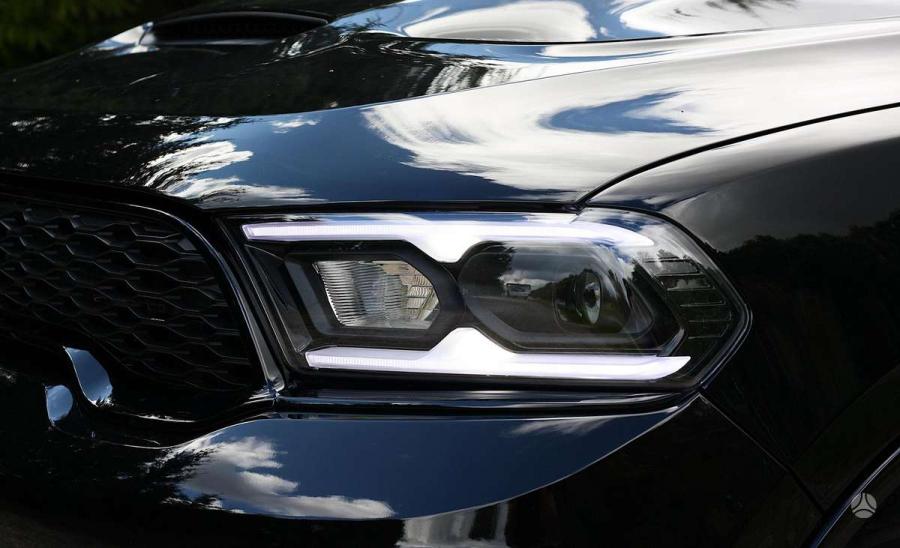 Black Dodge Durango 2018 in Kretinga, with an engine capacity of 3.60 L and mileage of 211 thousand km for 15999 €, photo 5 on AUTOMOTO.COM.LV