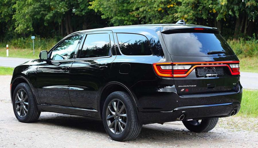 Black Dodge Durango 2018 in Kretinga, with an engine capacity of 3.60 L and mileage of 211 thousand km for 15999 €, photo 14 on AUTOMOTO.COM.LV