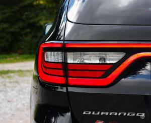 Black Dodge Durango 2018 in Kretinga, with an engine capacity of 3.60 L and mileage of 211 thousand km for 15999 €, photo 16 on AUTOMOTO.COM.LV