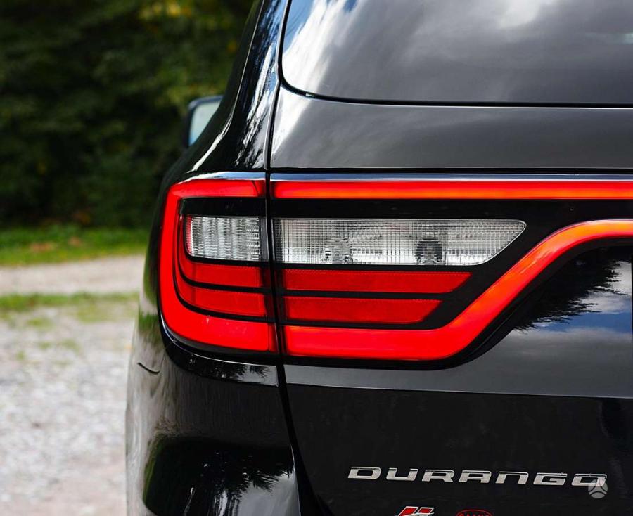 Black Dodge Durango 2018 in Kretinga, with an engine capacity of 3.60 L and mileage of 211 thousand km for 15999 €, photo 16 on AUTOMOTO.COM.LV