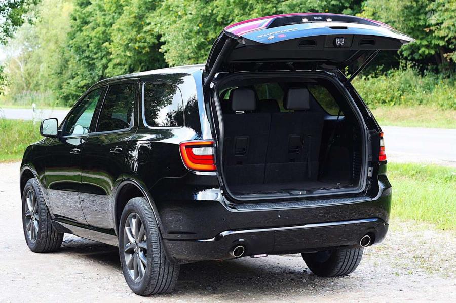 Black Dodge Durango 2018 in Kretinga, with an engine capacity of 3.60 L and mileage of 211 thousand km for 15999 €, photo 20 on AUTOMOTO.COM.LV