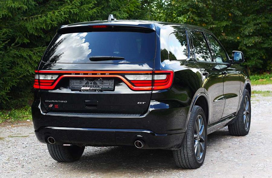 Black Dodge Durango 2018 in Kretinga, with an engine capacity of 3.60 L and mileage of 211 thousand km for 15999 €, photo 22 on AUTOMOTO.COM.LV