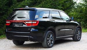 Black Dodge Durango 2018 in Kretinga, with an engine capacity of 3.60 L and mileage of 211 thousand km for 15999 €, photo 23 on AUTOMOTO.COM.LV