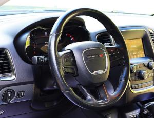 Black Dodge Durango 2018 in Kretinga, with an engine capacity of 3.60 L and mileage of 211 thousand km for 15999 €, photo 25 on AUTOMOTO.COM.LV
