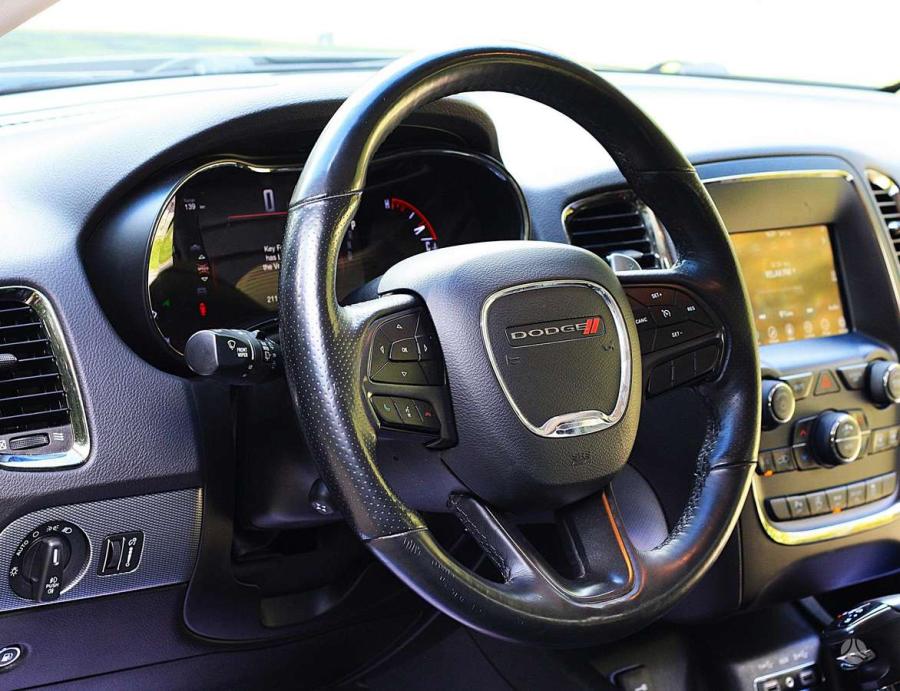 Black Dodge Durango 2018 in Kretinga, with an engine capacity of 3.60 L and mileage of 211 thousand km for 15999 €, photo 25 on AUTOMOTO.COM.LV