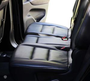 Black Dodge Durango 2018 in Kretinga, with an engine capacity of 3.60 L and mileage of 211 thousand km for 15999 €, photo 28 on AUTOMOTO.COM.LV