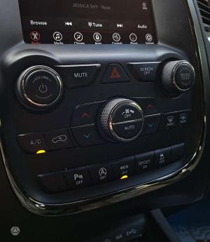 Black Dodge Durango 2018 in Kretinga, with an engine capacity of 3.60 L and mileage of 211 thousand km for 15999 €, photo 35 on AUTOMOTO.COM.LV