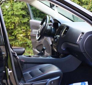 Black Dodge Durango 2018 in Kretinga, with an engine capacity of 3.60 L and mileage of 211 thousand km for 15999 €, photo 36 on AUTOMOTO.COM.LV