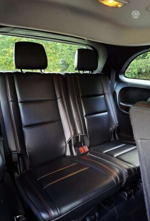 Black Dodge Durango 2018 in Kretinga, with an engine capacity of 3.60 L and mileage of 211 thousand km for 15999 €, photo 37 on AUTOMOTO.COM.LV