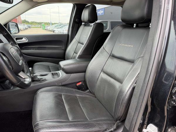 Black Dodge Durango 2018 in Siauliai, with an engine capacity of 3.60 L and mileage of 276 thousand km for 9900 €, photo 9 on AUTOMOTO.COM.LV