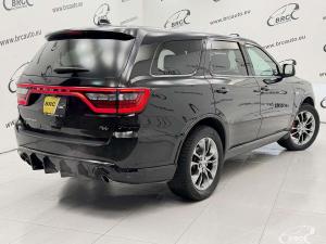 Black Dodge Durango 2019 in Vilnius, with an engine capacity of 5.65 L and mileage of 136 thousand km for 21900 €, photo 3 on AUTOMOTO.COM.LV