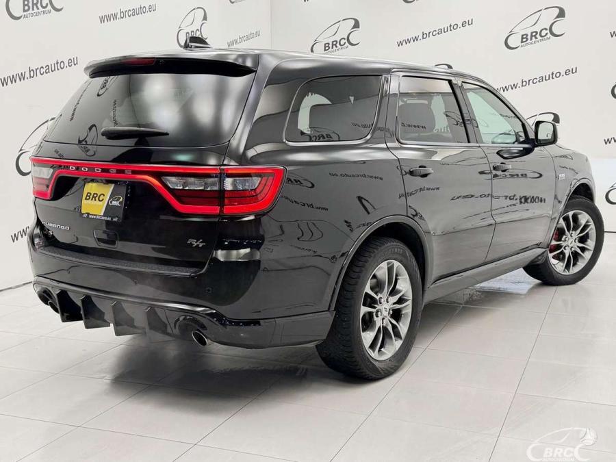 Black Dodge Durango 2019 in Vilnius, with an engine capacity of 5.65 L and mileage of 136 thousand km for 21900 €, photo 3 on AUTOMOTO.COM.LV