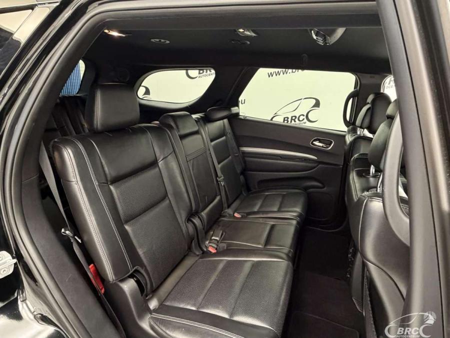 Black Dodge Durango 2019 in Vilnius, with an engine capacity of 5.65 L and mileage of 136 thousand km for 21900 €, photo 16 on AUTOMOTO.COM.LV