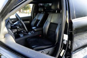 Black Dodge Durango 2019 in Ukmerge, with an engine capacity of 5.65 L and mileage of 153 thousand km for 19700 €, photo 11 on AUTOMOTO.COM.LV