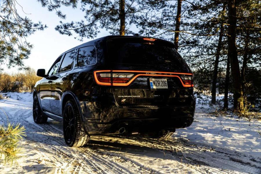 Black Dodge Durango 2019 in Ukmerge, with an engine capacity of 5.65 L and mileage of 153 thousand km for 19700 €, photo 27 on AUTOMOTO.COM.LV