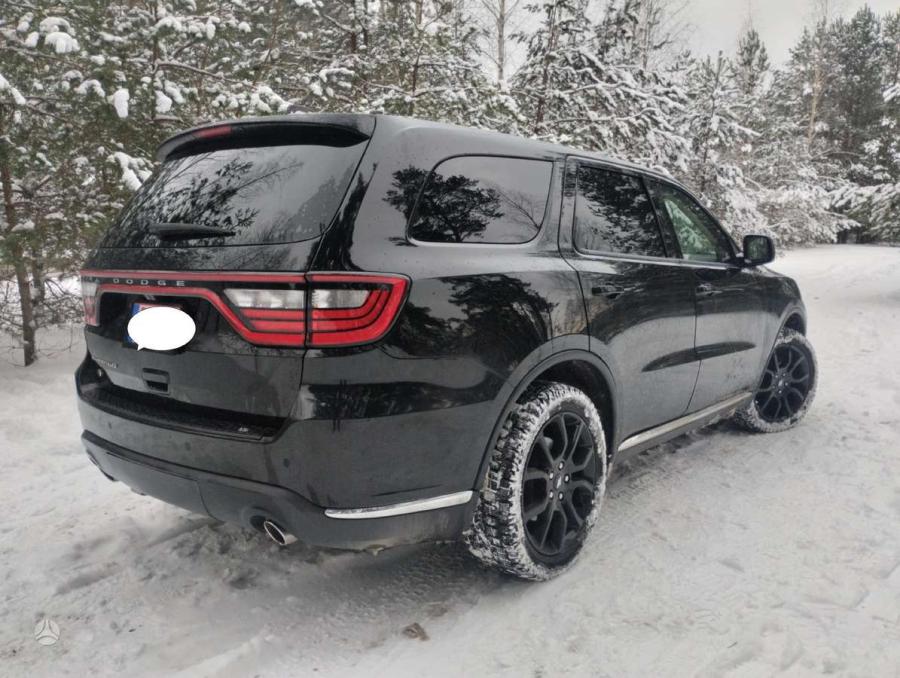 Black Dodge Durango 2019 in Vilnius, with an engine capacity of 5.70 L and mileage of 116 thousand km for 21800 €, photo 5 on AUTOMOTO.COM.LV