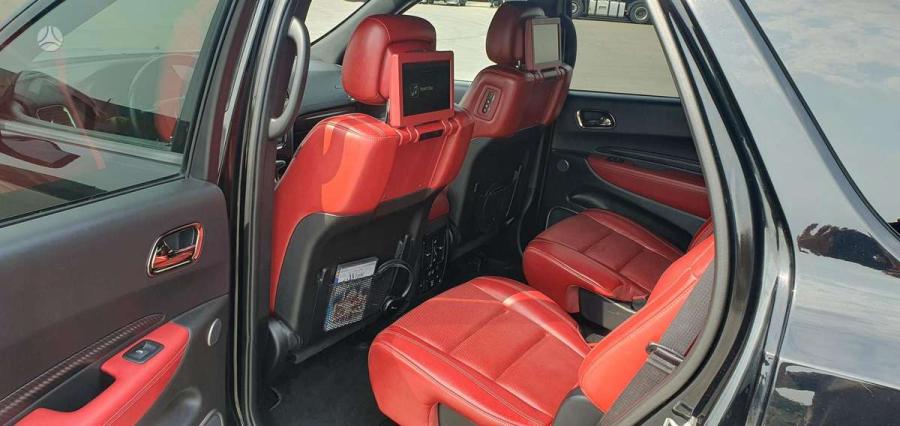 Black Dodge Durango 2019 in Klaipeda, with an engine capacity of 5.65 L and mileage of 246 thousand km for 19900 €, photo 13 on AUTOMOTO.COM.LV