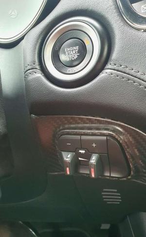 Black Dodge Durango 2019 in Klaipeda, with an engine capacity of 5.65 L and mileage of 246 thousand km for 19900 €, photo 15 on AUTOMOTO.COM.LV