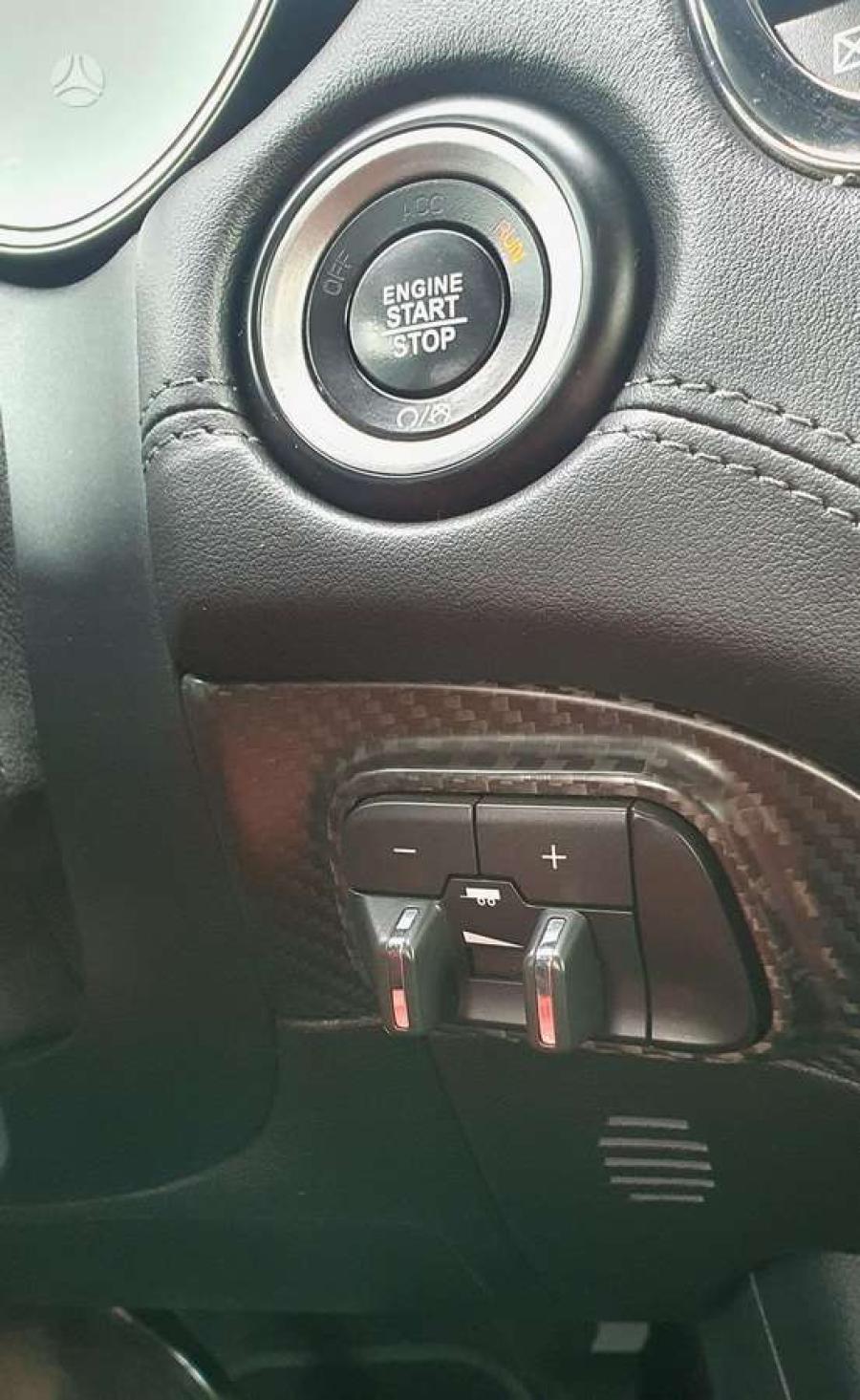 Black Dodge Durango 2019 in Klaipeda, with an engine capacity of 5.65 L and mileage of 246 thousand km for 19900 €, photo 15 on AUTOMOTO.COM.LV
