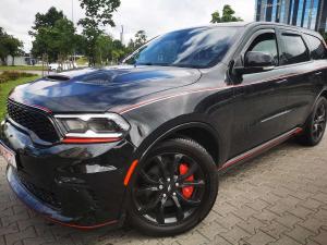 Melns Dodge Durango 2019 Viļņa, ar dzinēja tilpumu 5.70 L un nobraukumu 102 tūkst. km par 19745 €, foto  vietnē AUTOMOTO.COM.LV