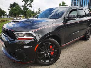 Black Dodge Durango 2019 in Vilnius, with an engine capacity of 5.70 L and mileage of 102 thousand km for 19745 €, photo  on AUTOMOTO.COM.LV