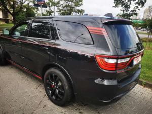 Black Dodge Durango 2019 in Vilnius, with an engine capacity of 5.65 L and mileage of 102 thousand km for 19875 €, photo 5 on AUTOMOTO.COM.LV