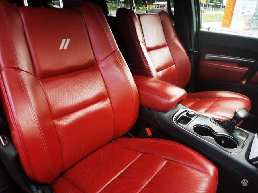 Black Dodge Durango 2019 in Vilnius, with an engine capacity of 5.65 L and mileage of 102 thousand km for 19875 €, photo 9 on AUTOMOTO.COM.LV