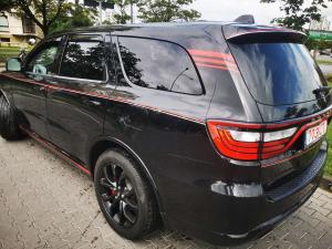 Black Dodge Durango 2019 in Vilnius, with an engine capacity of 5.65 L and mileage of 102 thousand km for 19875 €, photo 12 on AUTOMOTO.COM.LV