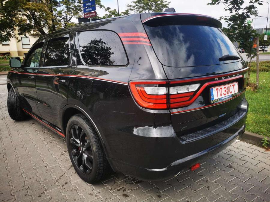 Black Dodge Durango 2019 in Vilnius, with an engine capacity of 5.65 L and mileage of 102 thousand km for 19875 €, photo 15 on AUTOMOTO.COM.LV