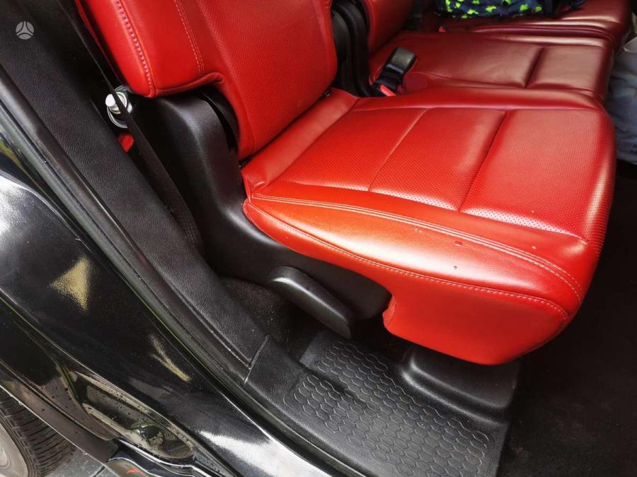 Black Dodge Durango 2019 in Vilnius, with an engine capacity of 5.65 L and mileage of 102 thousand km for 19875 €, photo 17 on AUTOMOTO.COM.LV