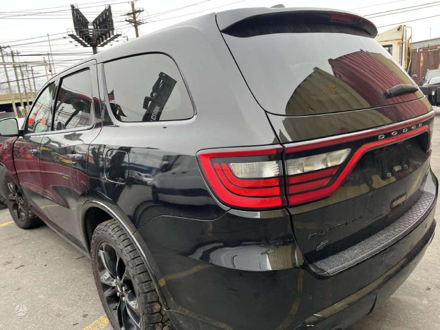 Black Dodge Durango 2020 in Vilnius, with an engine capacity of 5.65 L and mileage of 153 thousand km for 9777 €, photo 9 on AUTOMOTO.COM.LV