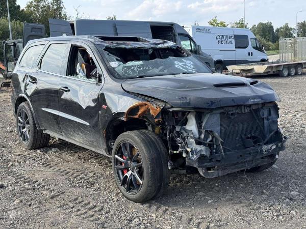 Black Dodge Durango 2020 in Siauliai, with an engine capacity of 6.42 L and mileage of 71 thousand km for 14500 €, photo 2 on AUTOMOTO.COM.LV
