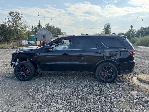Black Dodge Durango 2020 in Siauliai, with an engine capacity of 6.42 L and mileage of 71 thousand km for 14500 €, photo 8 on AUTOMOTO.COM.LV