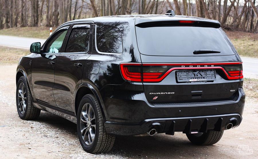 Black Dodge Durango 2020 in Petrikaiciai, with an engine capacity of 3.60 L and mileage of 85 thousand km for 25799 €, photo 12 on AUTOMOTO.COM.LV