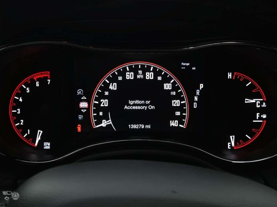 Black Dodge Durango 2020 in Vilnius, with an engine capacity of 5.65 L and mileage of 224 thousand km for 16900 €, photo 8 on AUTOMOTO.COM.LV