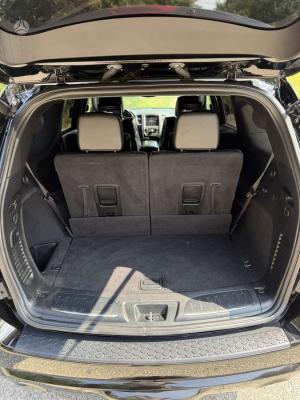Melns Dodge Durango 2020 Viļņa, ar dzinēja tilpumu 5.65 L un nobraukumu 118 tūkst. km par 21000 €, foto 12 vietnē AUTOMOTO.COM.LV