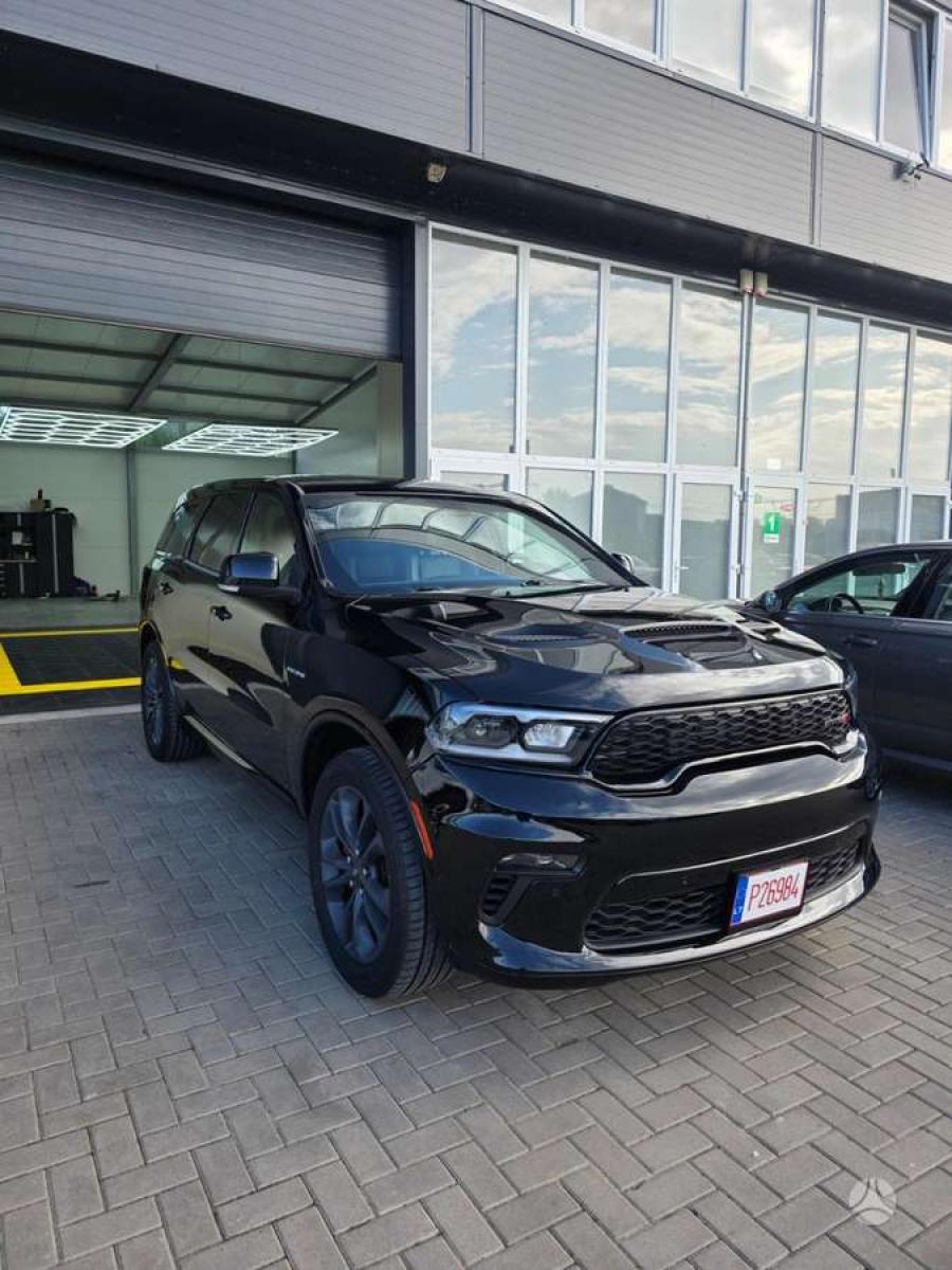 Black Dodge Durango 2020 in Kaunas, with an engine capacity of 5.65 L and mileage of 133 thousand km for 22500 €, photo 1 on AUTOMOTO.COM.LV