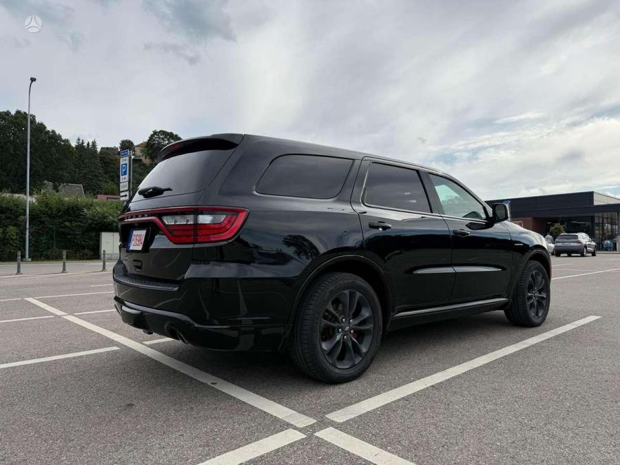 Black Dodge Durango 2020 in Kaunas, with an engine capacity of 5.65 L and mileage of 133 thousand km for 22500 €, photo 6 on AUTOMOTO.COM.LV