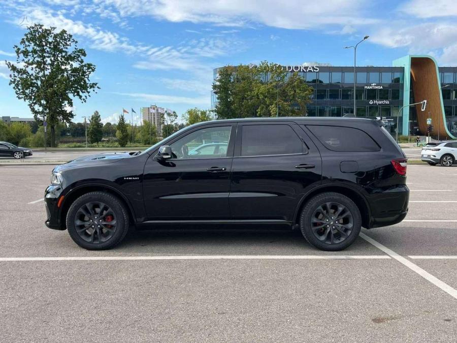 Black Dodge Durango 2020 in Kaunas, with an engine capacity of 5.65 L and mileage of 133 thousand km for 22500 €, photo 7 on AUTOMOTO.COM.LV
