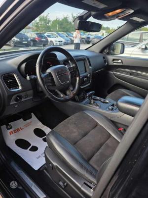 Black Dodge Durango 2020 in Kaunas, with an engine capacity of 5.65 L and mileage of 133 thousand km for 22500 €, photo 9 on AUTOMOTO.COM.LV