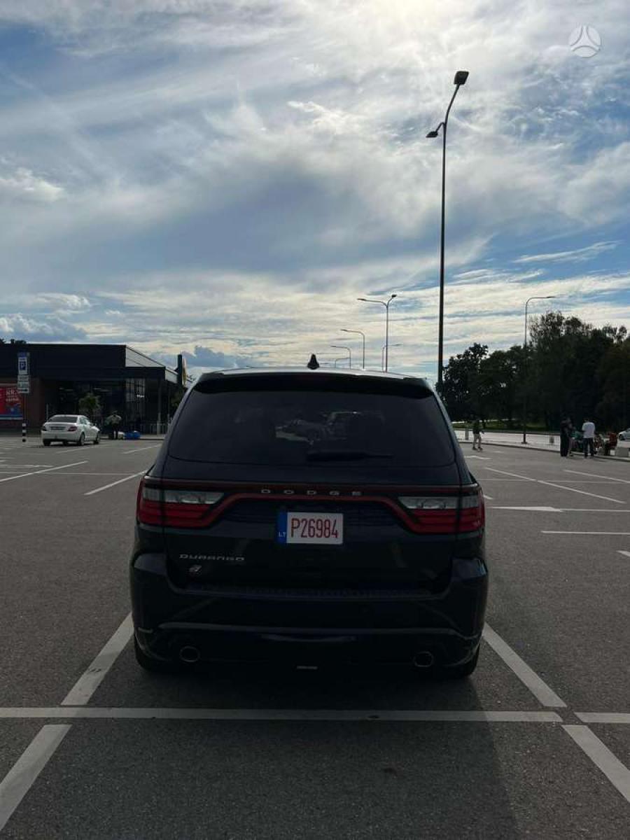 Black Dodge Durango 2020 in Kaunas, with an engine capacity of 5.65 L and mileage of 133 thousand km for 22500 €, photo 12 on AUTOMOTO.COM.LV