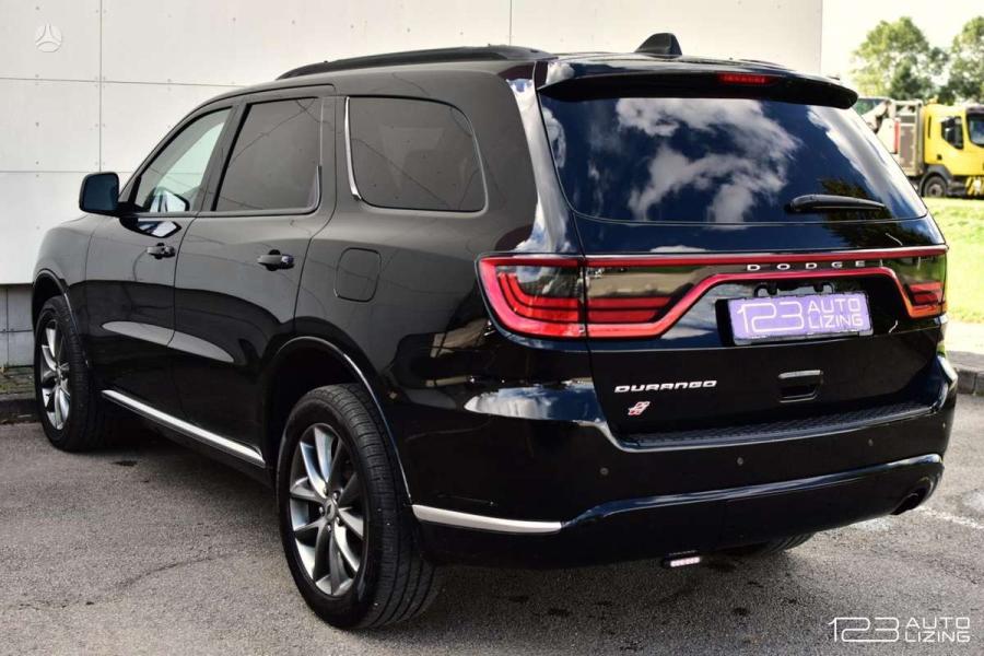 Black Dodge Durango 2020 in Kretinga, with an engine capacity of 3.60 L and mileage of 153 thousand km for 18999 €, photo 8 on AUTOMOTO.COM.LV