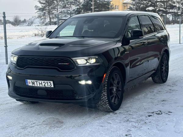 Black Dodge Durango 2021 in Vilnius, with an engine capacity of 5.70 L and mileage of 185 thousand km for 33500 €, photo 3 on AUTOMOTO.COM.LV