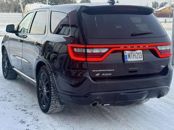 Black Dodge Durango 2021 in Vilnius, with an engine capacity of 5.70 L and mileage of 185 thousand km for 33500 €, photo 5 on AUTOMOTO.COM.LV